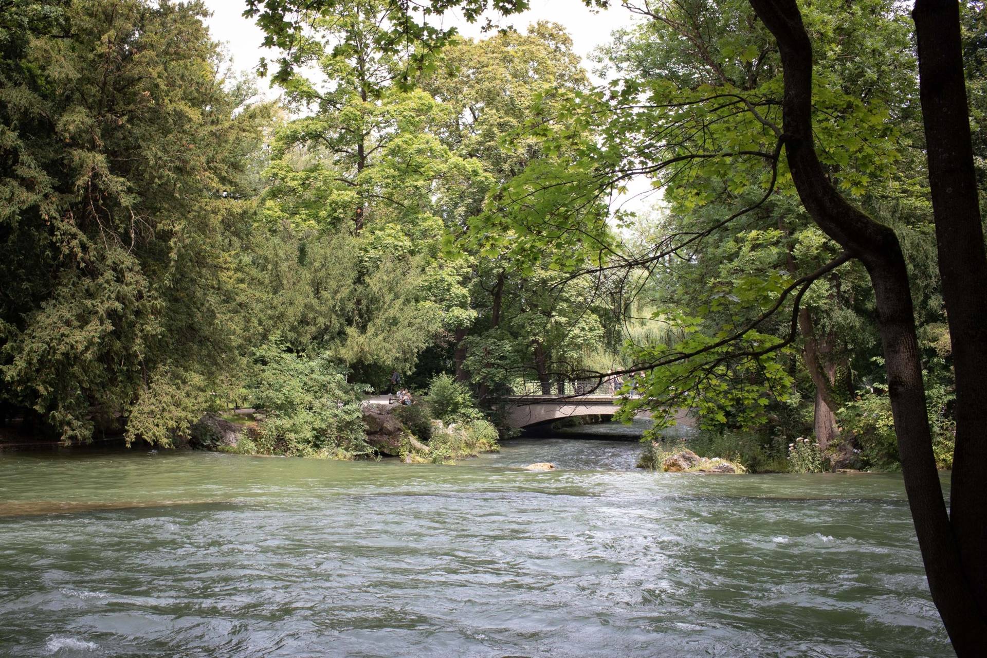 Interview: Tao Schirrmacher on the Eisbachwelle | simply Munich