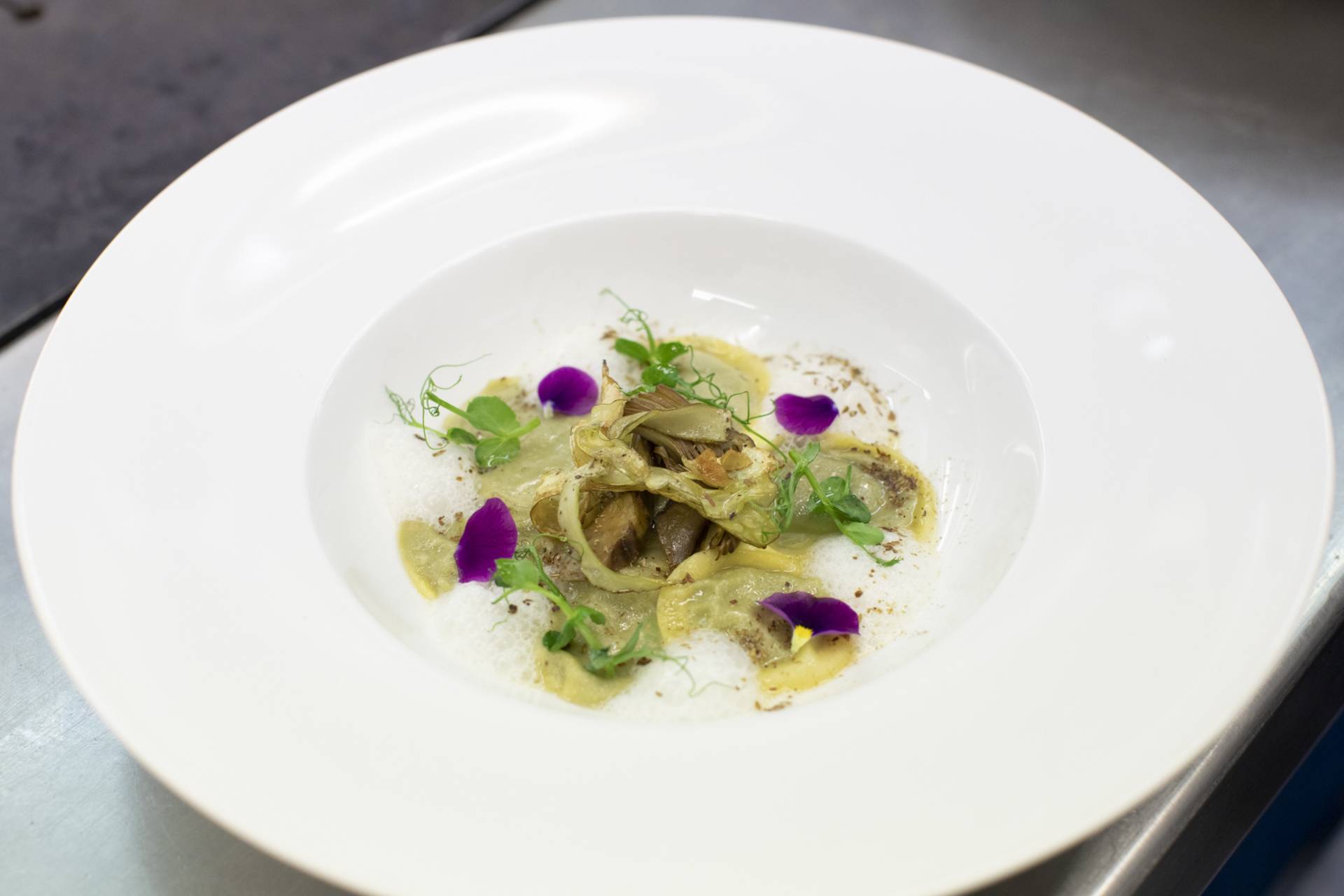 With Mario Gamba from Acquarello through Bogenhausen | simply Munich